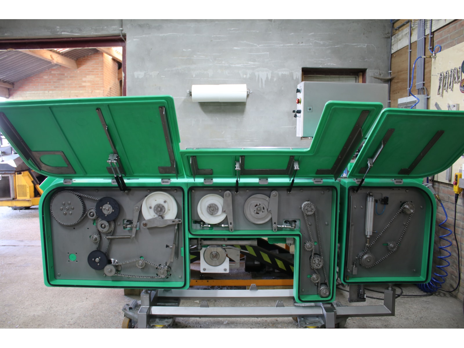 Immediately available, reconditioned automatic filleting machine BC40 ...